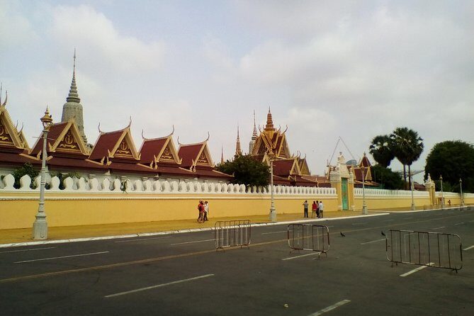 Half Day Tour to Royal Palace, Wat Phnom & Independent Monument - Pricing and Value