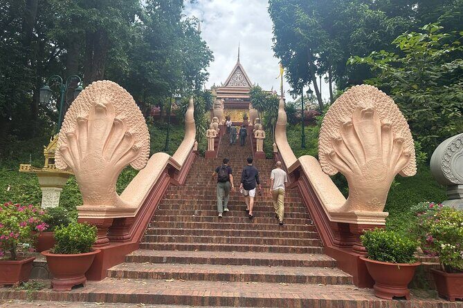 Half Day Tour to Royal Palace, Wat Phnom & Independent Monument - What Travelers Will Love