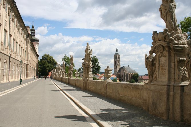 Half-Day Trip to Kutna Hora+Bone Church and Free Time From Prague - Reviewing Traveler Feedback and Ratings