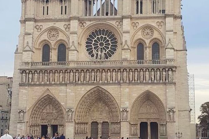 Half Day Walking Tour to Over 30 of the Top Sights of Paris - The Experience of a Guide-Led Tour
