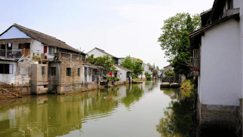 Half-Day Zhujiajiao Water Town Wonders Small Group Tour - The Itinerary: A Well-Balanced Day