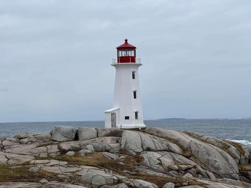 Halifax: Peggy's Cove, Lunenburg, and Annapolis Valley Tour - Annapolis Valley and Wolfville Waterfront: Tides, Eateries, and Eagles