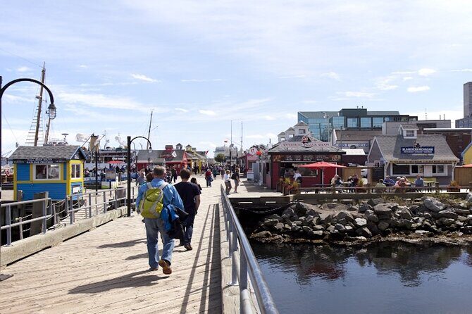 Halifax Small Group Walking Tour with Citadel + Maritime Museum - Who Might Look Elsewhere?