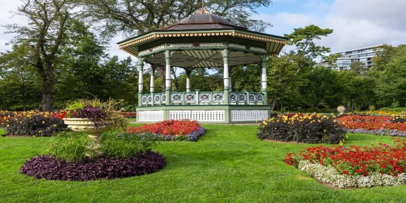 Halifax: Small Group Walking Tour with Citadel & Museum - Key Points