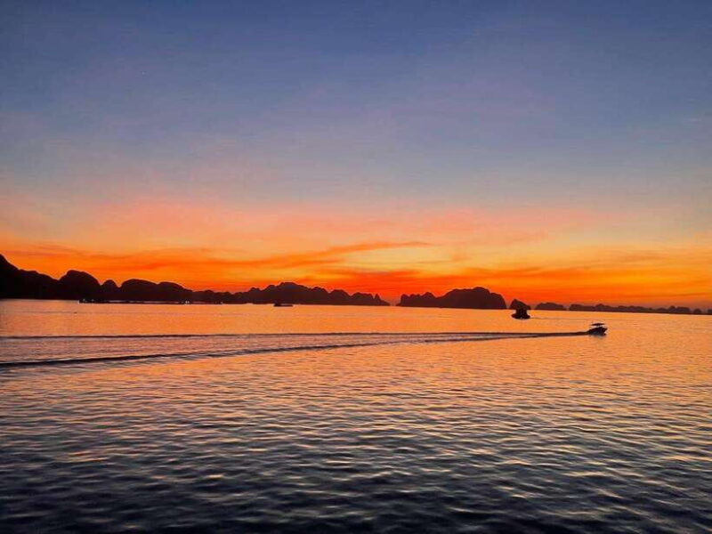 Halong Bay 1D- Sung Sot Cave- Titop Island- Kayaking & Lunch - Why This Tour Works for Travelers