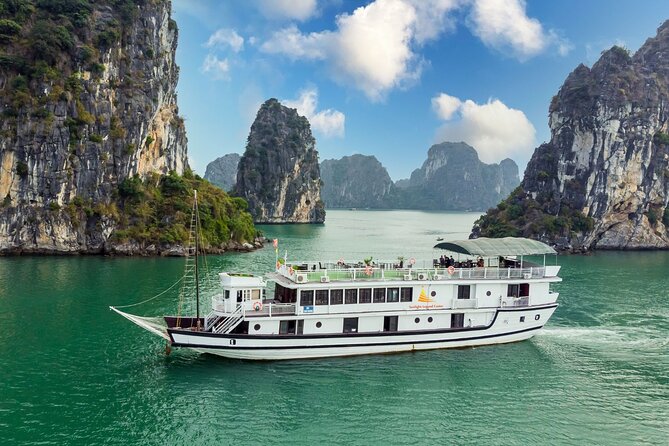 Halong Bay 2D1N Traditional Boat All Inclusive Suppring Cave,Titop,Luon Cave - The Sum Up