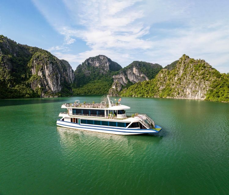 Halong Bay 5star Cruise, 6 hours trip, buffet, kayaking - The Buffet Lunch and Onboard Comfort