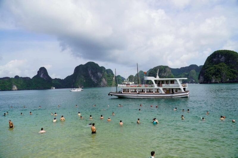 Halong bay 6 hours deluxe cruise trip, lunch, kayaking, swim - What You Can Expect from This Tour