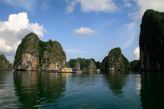 Halong Bay Cruise 2Day/1Night 5 Star Cruises All Included - Key Points