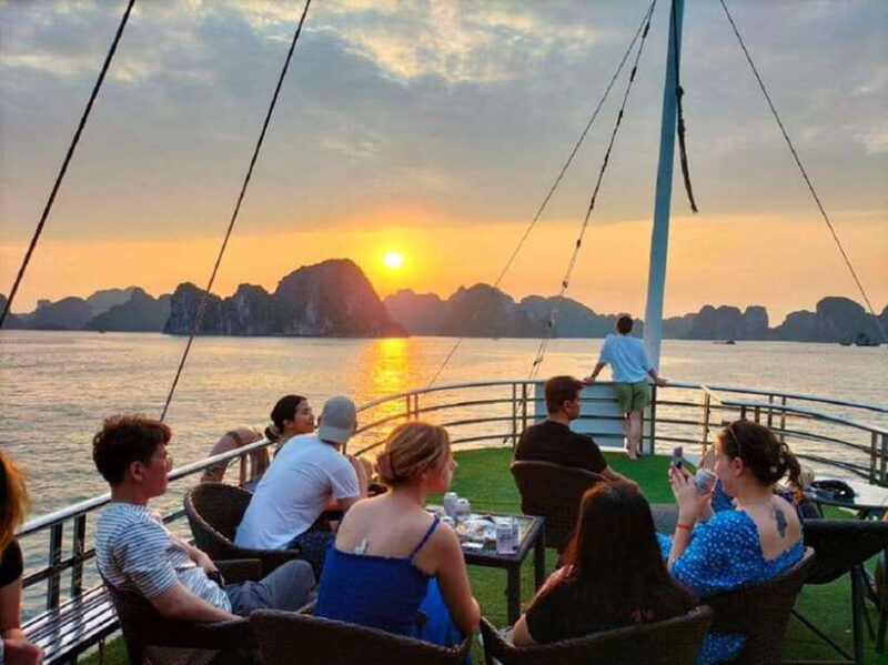 Halong Bay: Day Cruise with Lunch and Kayak from Ninh Binh - The Guides and Group Size
