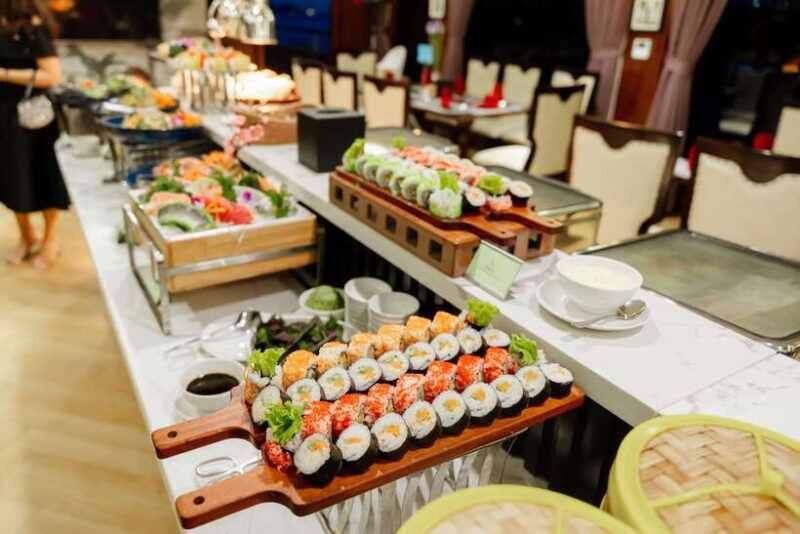 Halong bay day tour: Best seller IRIS CRUISE with live band - Who Is This Tour Best For?