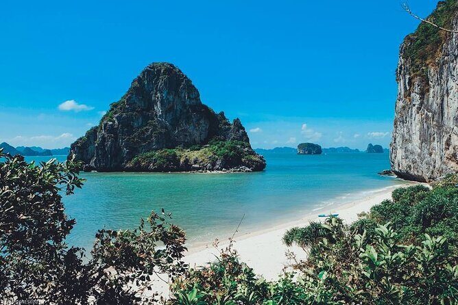 Halong Bay Day Trip 6-Hour Cruise Tour [Round-Trip Highway] With Lunch, Sea Kayak or Bamboo Boat (Row Boat) - Overall Experience and Authenticity