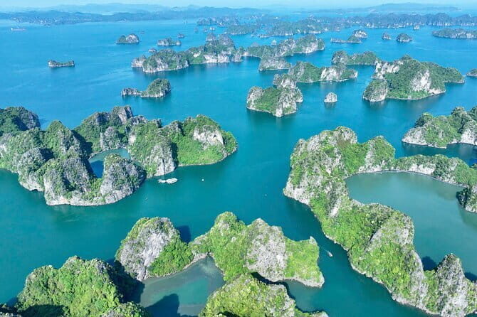 Halong Bay Day Trip Explore Caves, Kayak & Lunch by Saquila Yacht - A Closer Look at the Tour: What to Expect