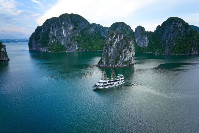 Halong Bay Full-Day Luxury Cruise Tour From Hanoi Old Quarter - The Value of This Tour