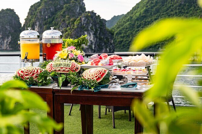 Halong bay Luxury Cruise Day trip: Buffet lunch & Limousine bus - Food and Beverage