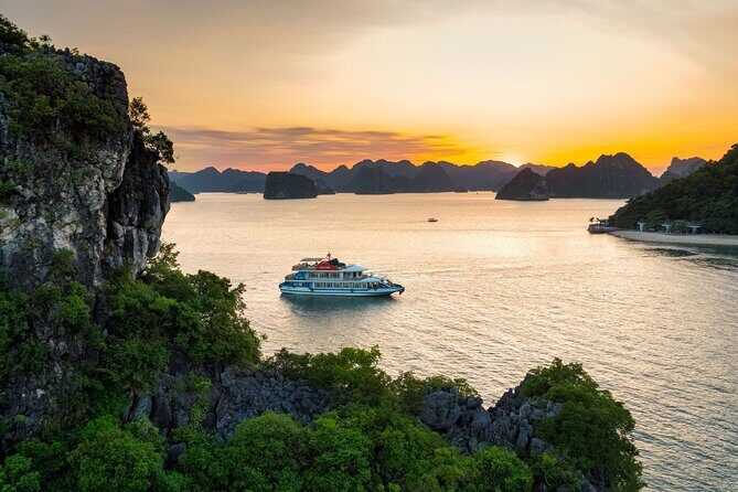 Halong Bay Luxury Cruise Day Trip with Buffet Lunch and Island - The Sum Up