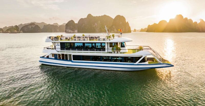 Halong Bay Luxury Cruise with Kayaking & Lunch Buffet - Introduction