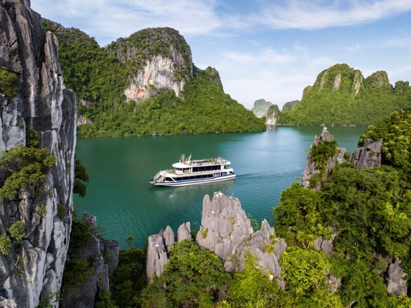 Halong Bay Luxury Cruise with Kayaking & Lunch Buffet - FAQ