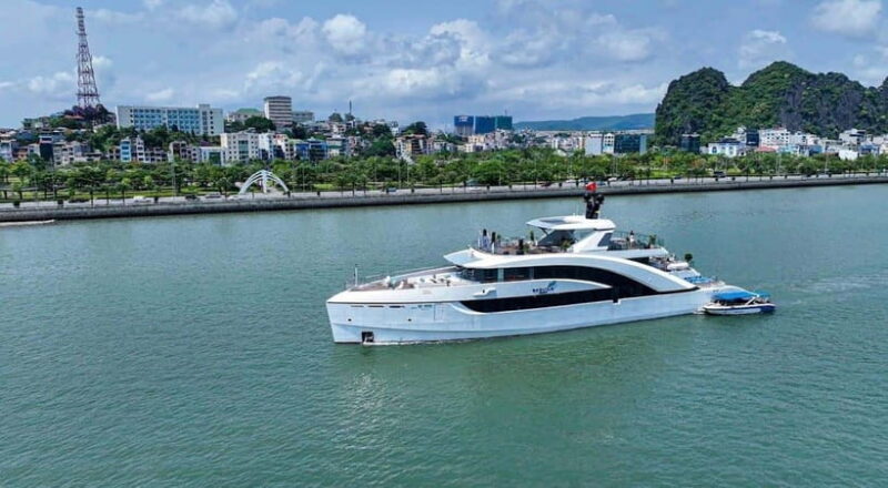 Halong Bay Saquila Yacht discover Sung Sot Cave,Titop Island - Authentic Experiences and Practical Details