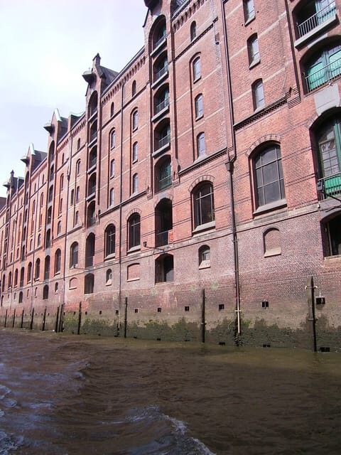 Hamburg: 1-Hour Harbor Cruise - The Sum Up