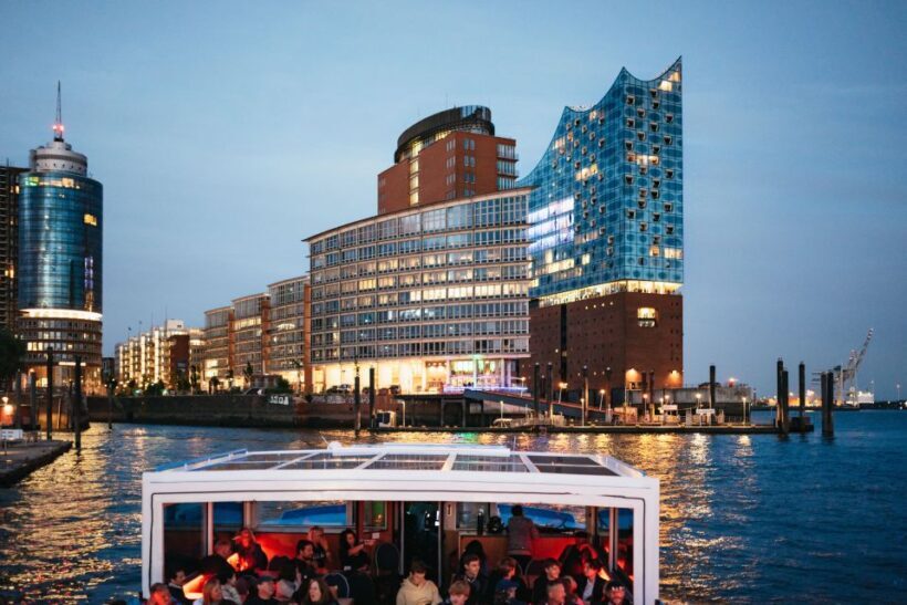 Hamburg: 1-Hour Harbor Evening Lights Cruise - A Quick Introduction to Hamburg’s Nighttime Watering Hole