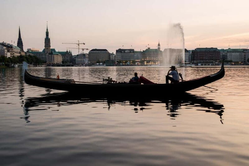 Hamburg Alster Lake romantic Tour in a Real Venetian Gondola - Hamburg Alster Lake Romantic Tour in a Real Venetian Gondola
