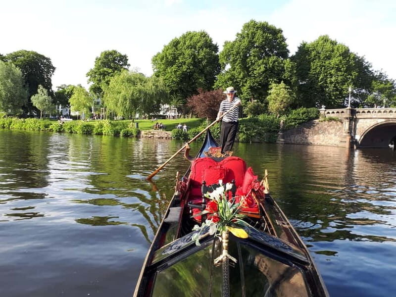 Hamburg Alster Lake romantic Tour in a Real Venetian Gondola - Who Should Consider This Tour?