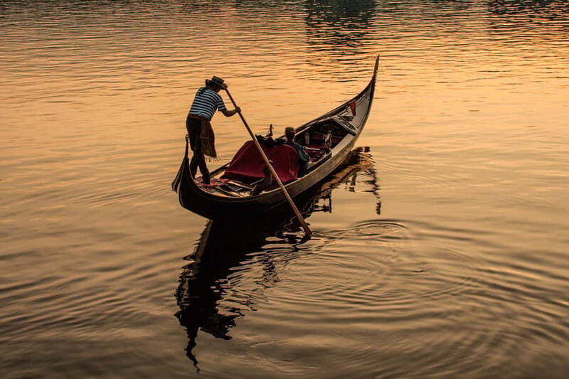 Hamburg Alster Lake romantic Tour in a Real Venetian Gondola - FAQs