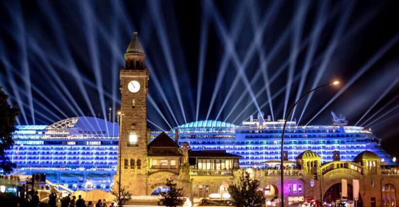 Hamburg at Night: Old Town & St Pauli Private Tour - Exploring Hamburg After Dark: An Authentic Nighttime Experience