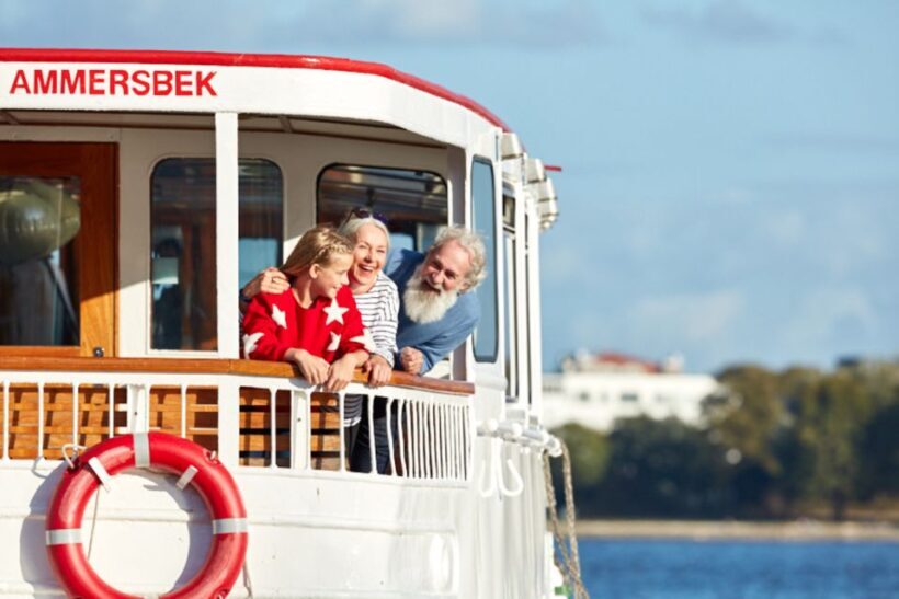 Hamburg: City Cruise on Alster Lake - A Detailed Look at the Hamburg Alster Lake Cruise