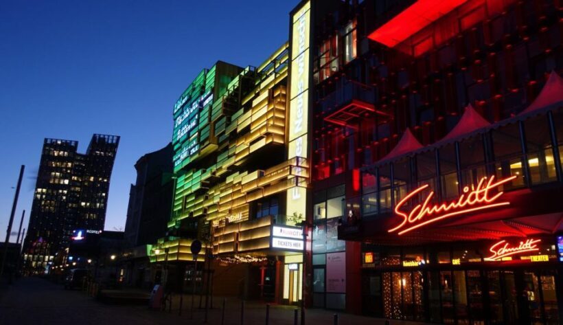 Hamburg Combi: 1,5h Evening Cruise & 2h Reeperbahn Tour - Practical Tips for Participants