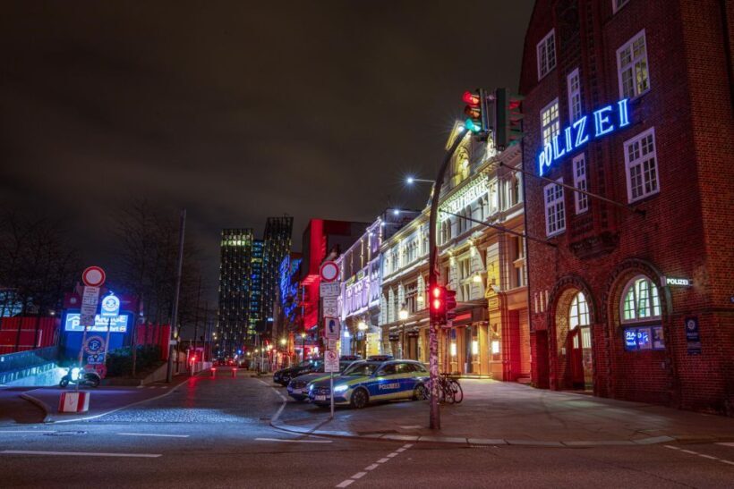 Hamburg Combi: 1,5h Evening Cruise & 2h Reeperbahn Tour - FAQ