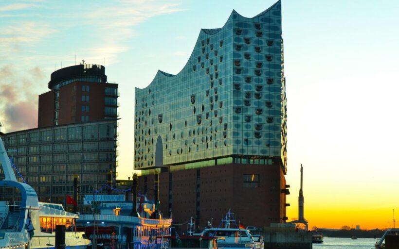 Hamburg: Elbphilharmonie Plaza, Highlights & Surroundings - Analyzing the Experience