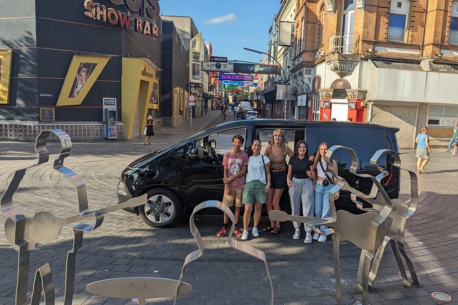 Hamburg for explorers, city tour in a first class van - FAQs