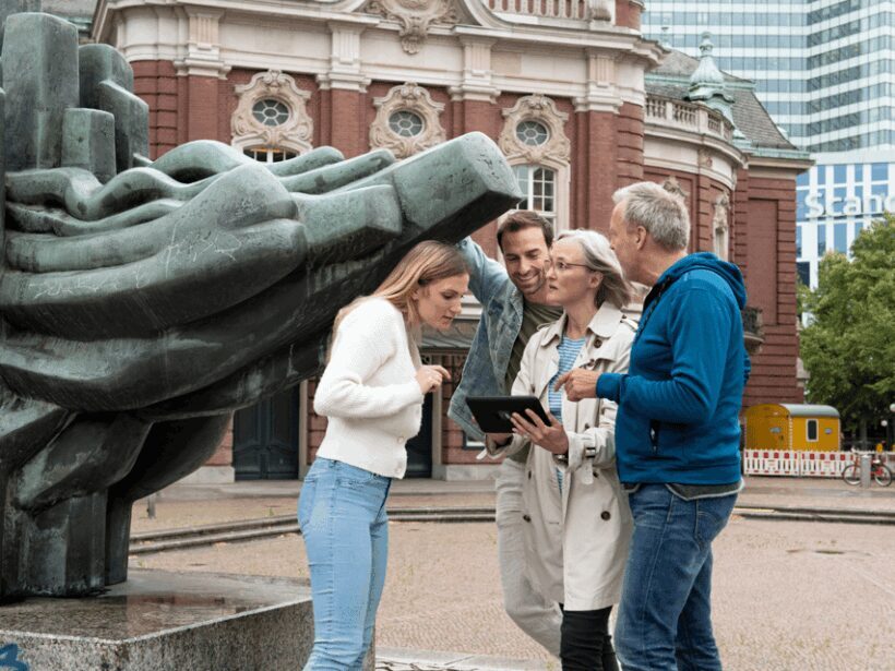 Hamburg Landungsbrücken: Outdoor Escape Game - Key Points