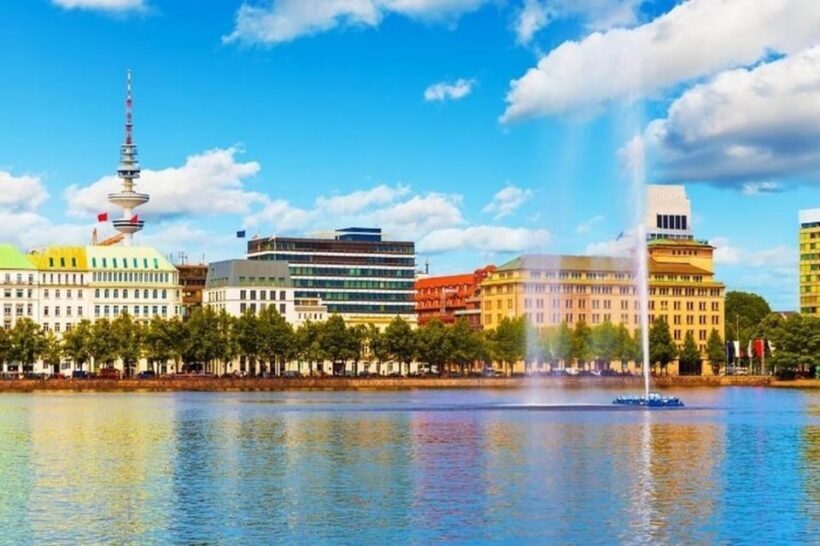 Hamburg : Must-See Walking Tour With A Guide - Key Points