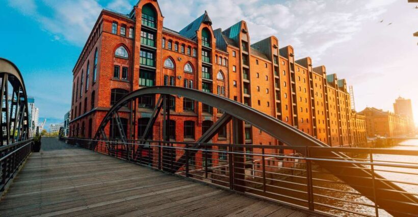 Hamburg: Old Town & Speicherstadt Private Walking Tour - Key Points