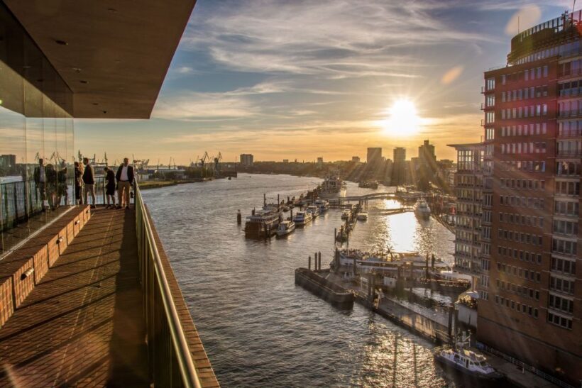 Hamburg: Old Town & Speicherstadt Private Walking Tour - Exploring Hamburg’s Old Town & Speicherstadt: What You Can Expect