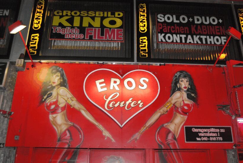 Hamburg: Private 1.5-Hour Walking Tour of St. Pauli - A Closer Look at the Tour Experience