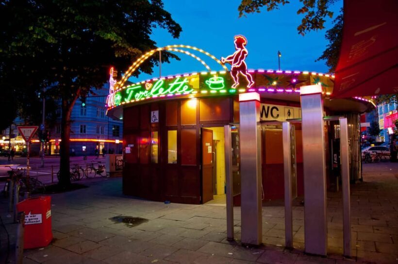 Hamburg: Private Reeperbahn Guided Walking Tour - FAQs