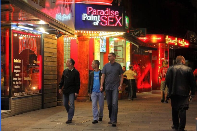 Hamburg: Private St. Pauli History & Highlights Walking Tour - The Neighborhood’s Transformation