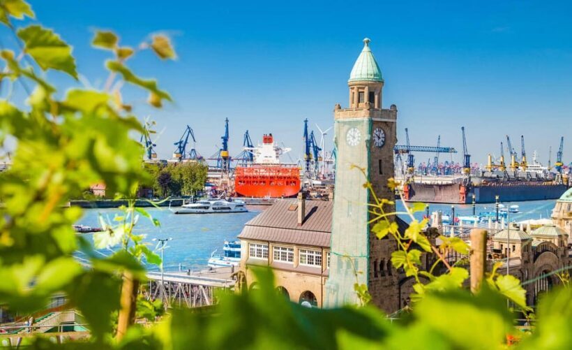 Hamburg: Private St. Pauli History & Highlights Walking Tour - The Sum Up