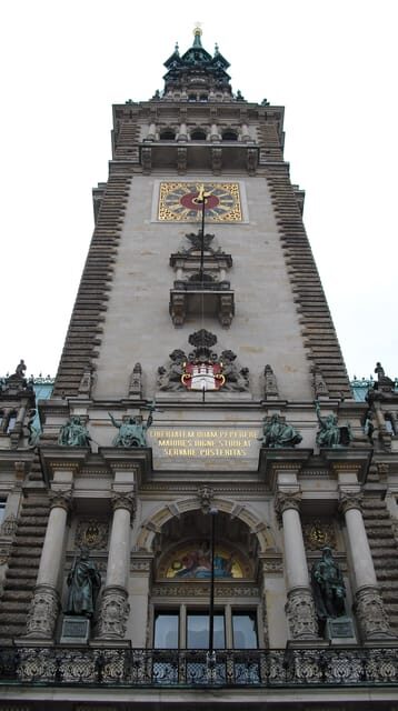 Hamburg: Private Tour Down Town around City Hall - Detailed Breakdown of the Itinerary