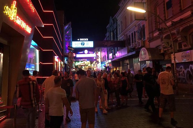 Hamburg: Red- & Bluelight - Private guided Reeperbahn Tour - Practical Tips for Booking