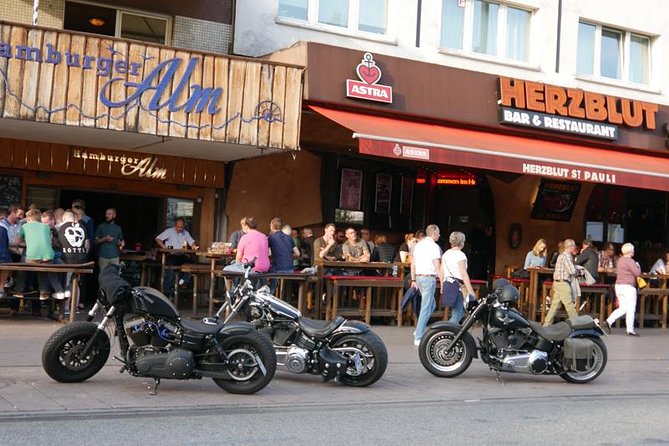 Hamburg: Red- & Bluelight - Private guided Reeperbahn Tour - The Sum Up