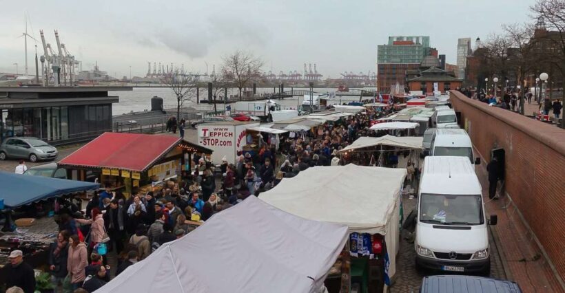 Hamburg: Reeperbahn, Port, & Fish Market Morning Tour - Riding the Harbor Ferry to Finkenwerder