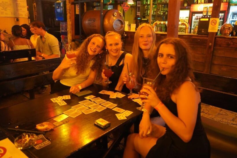 Hamburg: Reeperbahn Pub Crawl with Shots and Games - Key Points