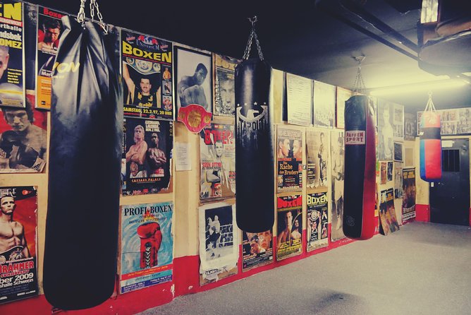 Hamburg Reeperbahn Tour With a Guide - Exploring Hamburgs Notorious Reeperbahn