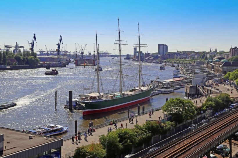 Hamburg: RICKMER RICKMERS Museum Entry Ticket - Authenticity and Atmosphere