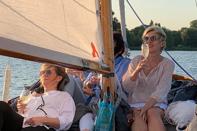 Hamburg Small-Group Sunset Sailing Cruise on Lake Alster - Feedback and Traveler Reviews